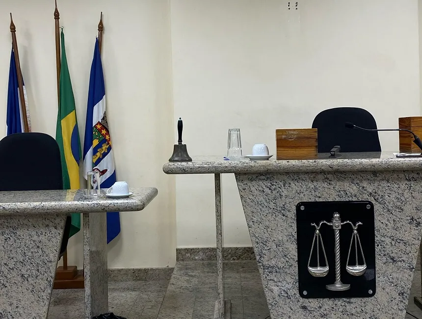 Réu é chamado de “vagabundo” na hora do lanche dos jurados, e júri é ...